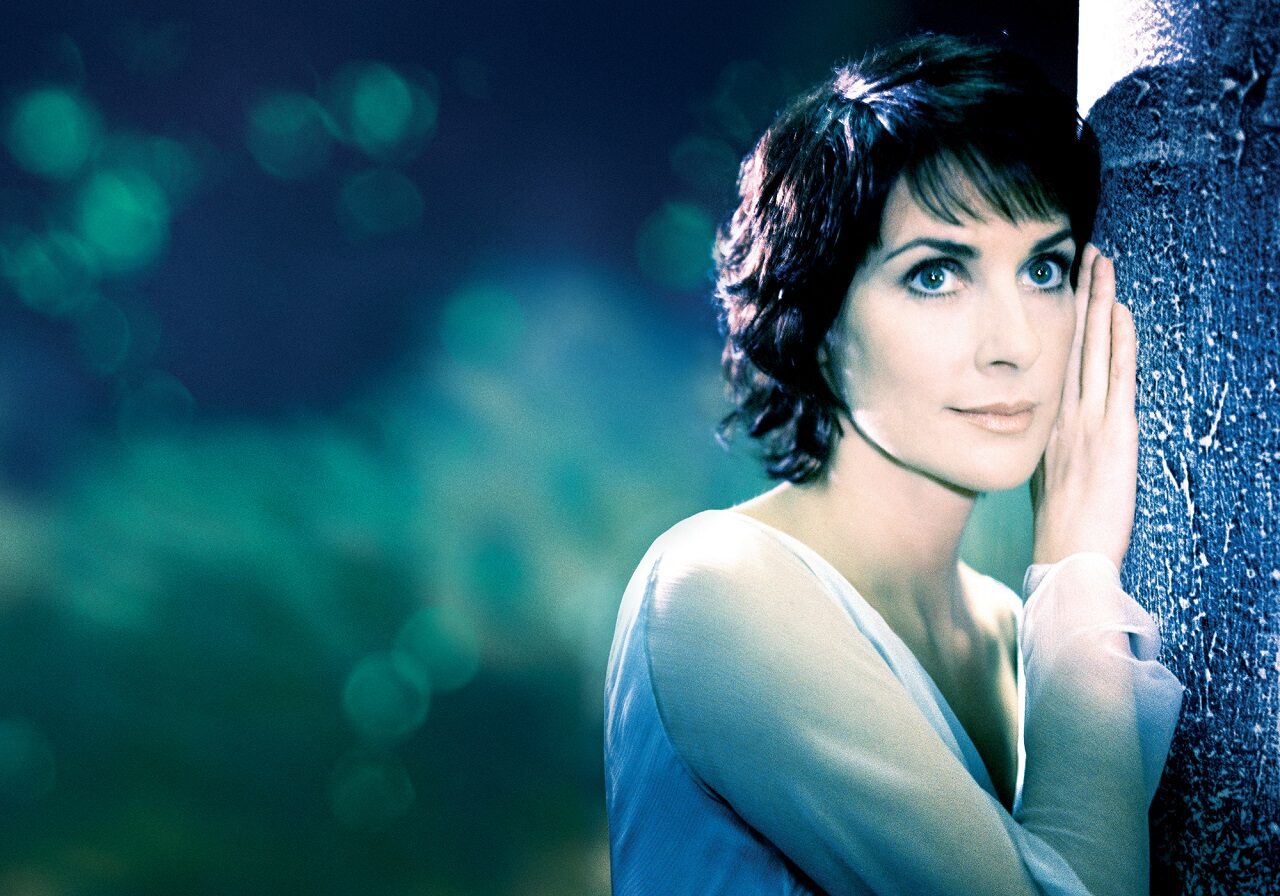 Por Trás da Magia: Enya, O Senhor dos Anéis e a Vida Reclusa de uma ...